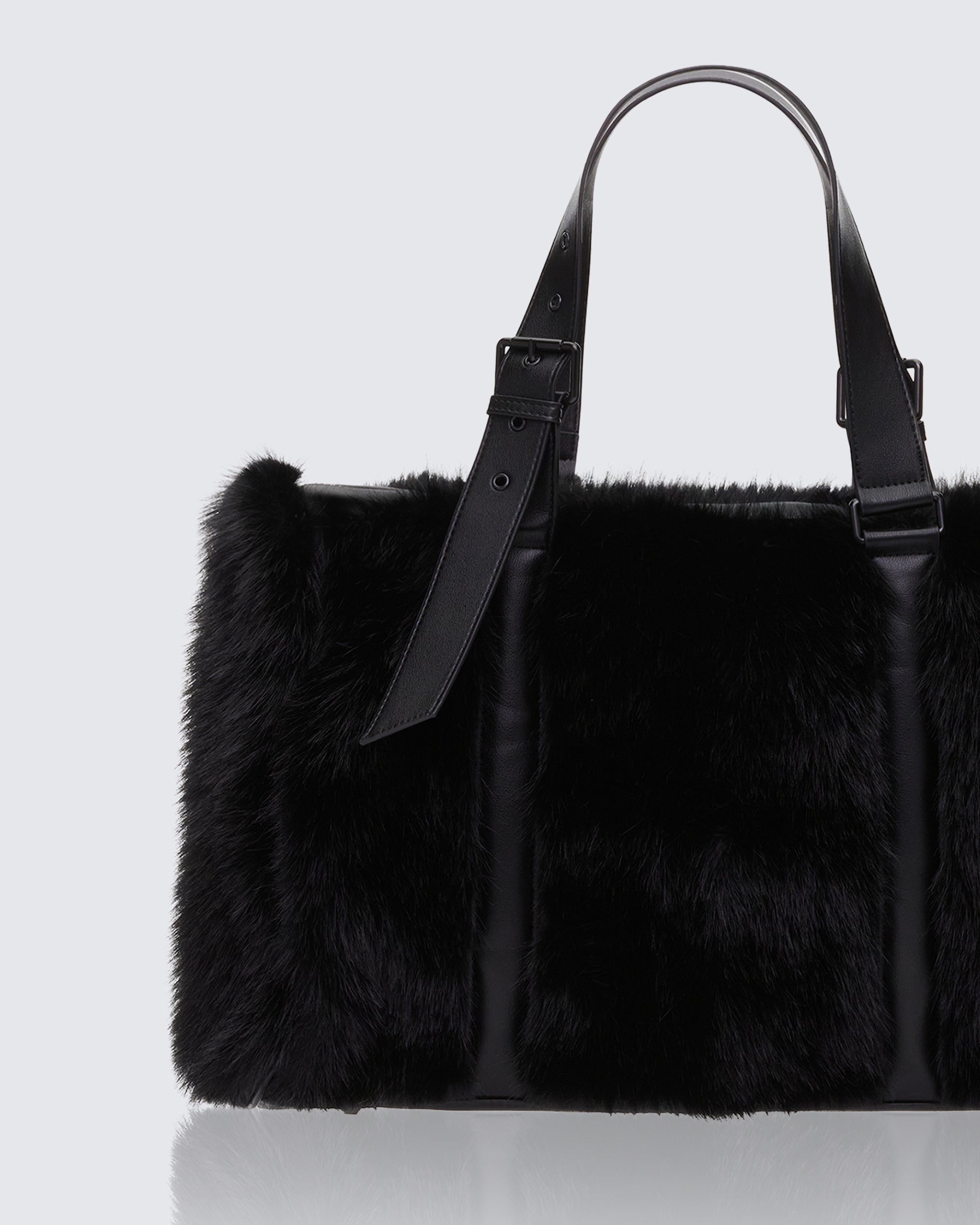 Kimora Black Y2K Fur Holdall – FINESSE